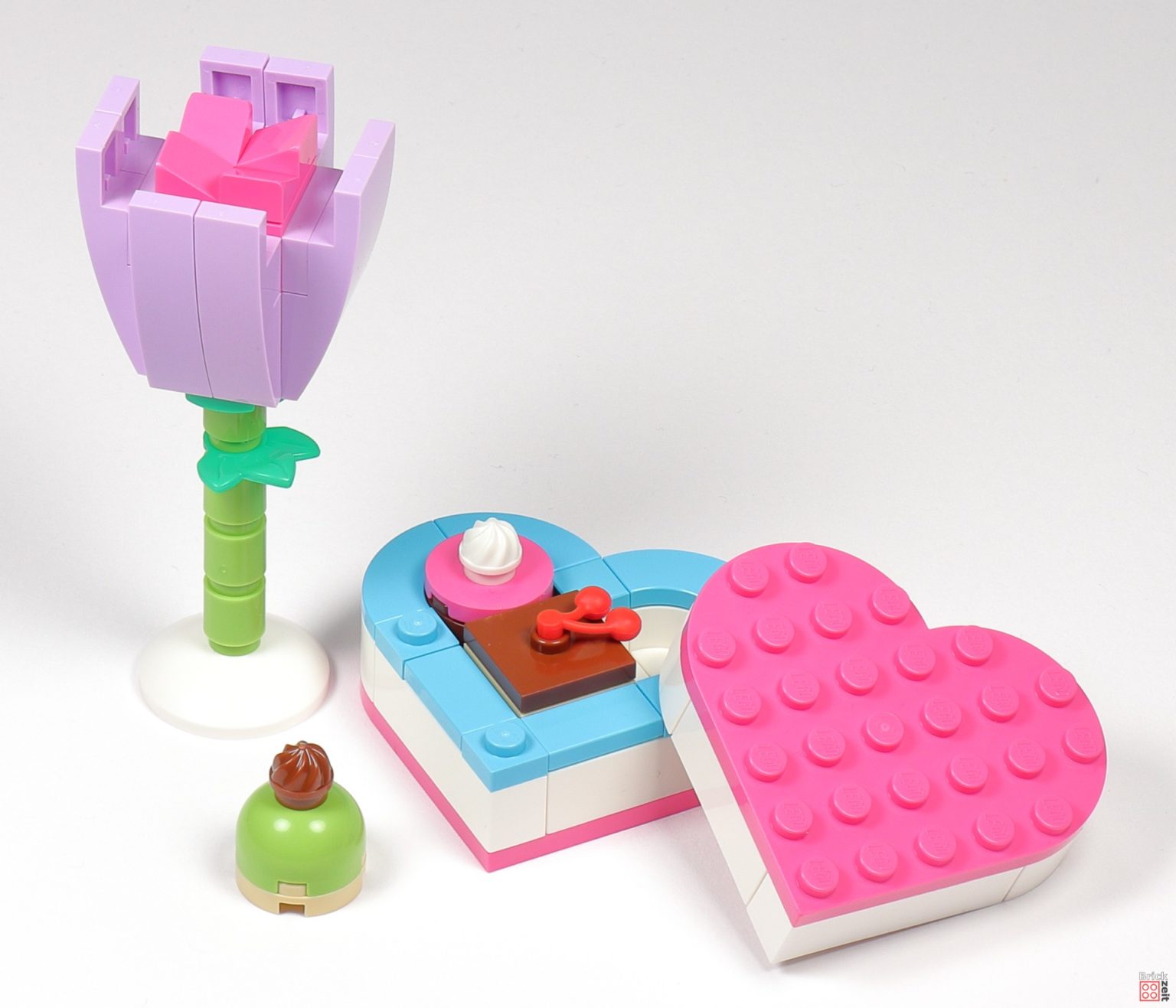 Review - LEGO® Friends 30411 Pralinenschachtel & Blume - Brickzeit