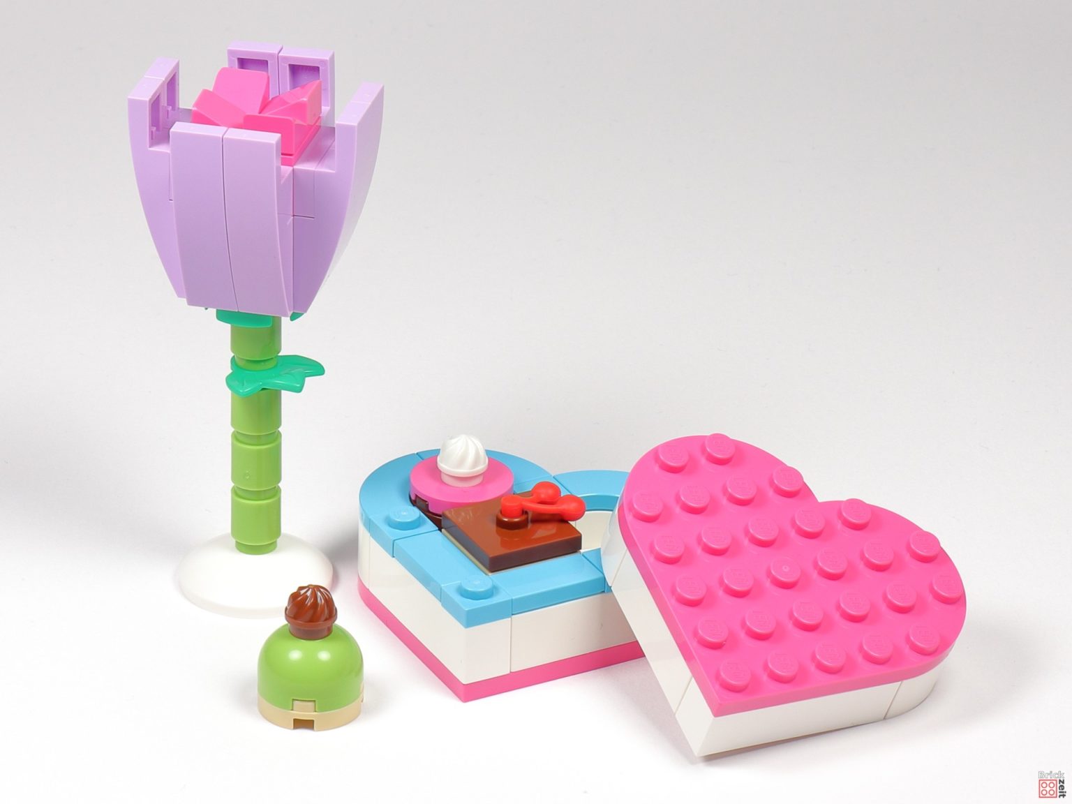 Review - LEGO® Friends 30411 Pralinenschachtel & Blume - Brickzeit