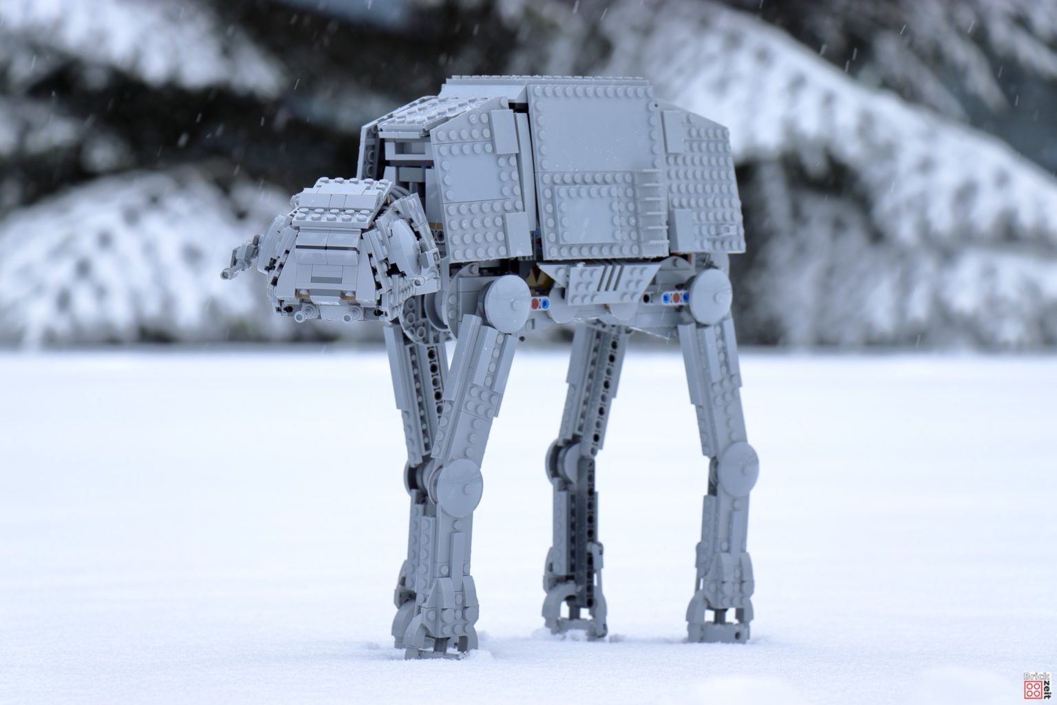 LEGO AT-AT und Snowspeeder - Bilder im Schnee - Brickzeit